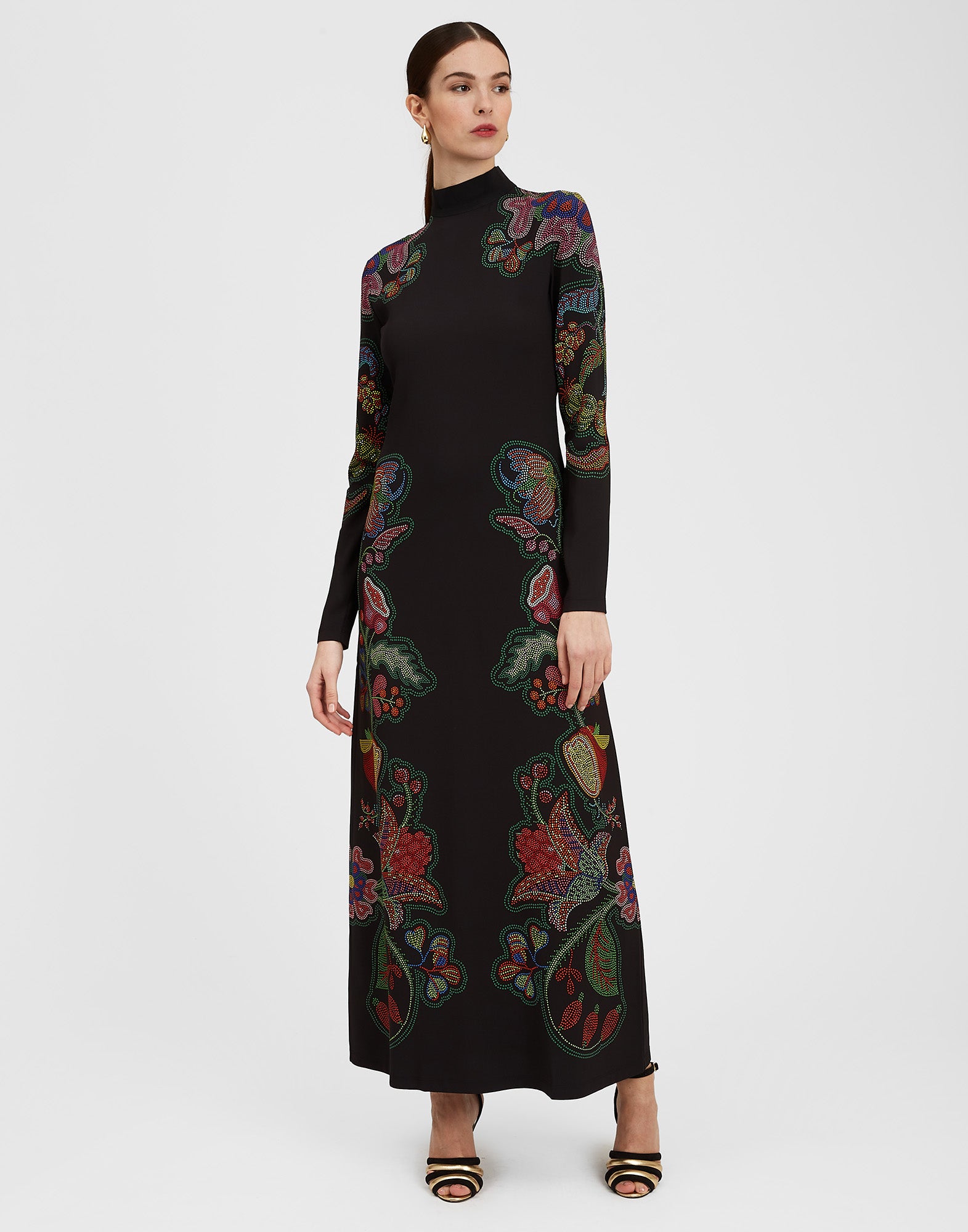 Designer Dresses and Gowns: A Collection of Chic and Elegant Options